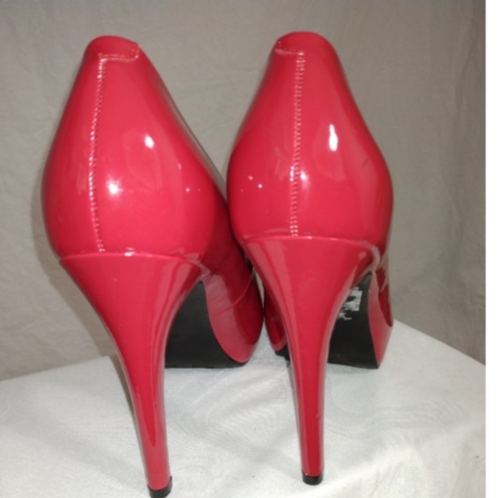 Guess Patent Leather Platform Heels Pumps Like New - Gem